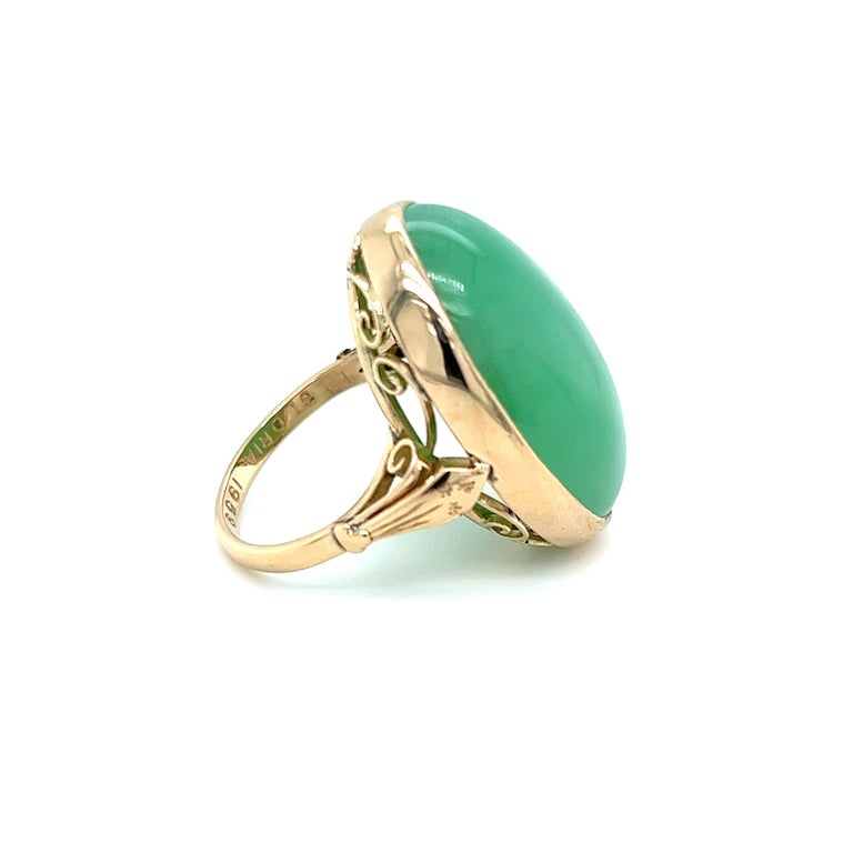 Natural Light Green Oval Jadeite Ring in 14 Karat Gold For Sale at 1stDibs