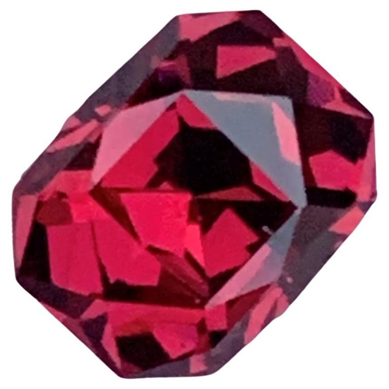 Natural Loose Red Rhodolite Garnet 1.40 Carat Pixel Bar Cut For Sale at ...