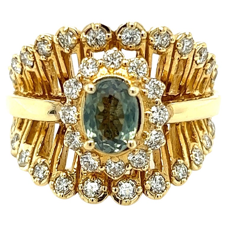 Natural Oval Alexandrite and Diamond Ring For Sale at 1stDibs