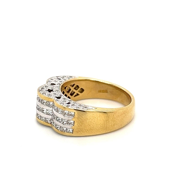 Natural Princess Cut Diamond Star Cluster Ring in 18k Gold For Sale at ...