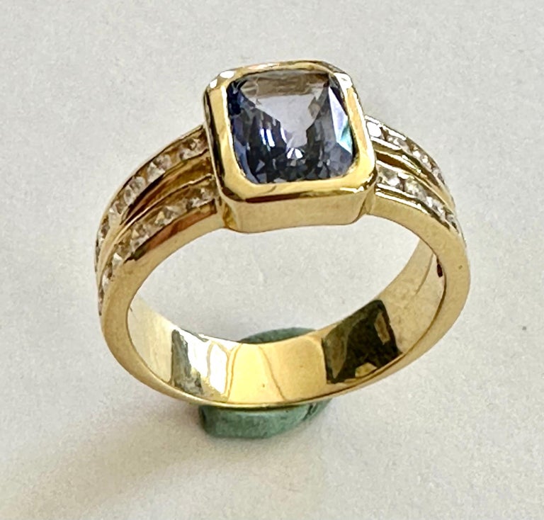 Natural Sapphire and Diamonds Ring in 18k Yellow Gold, Netherlands ...
