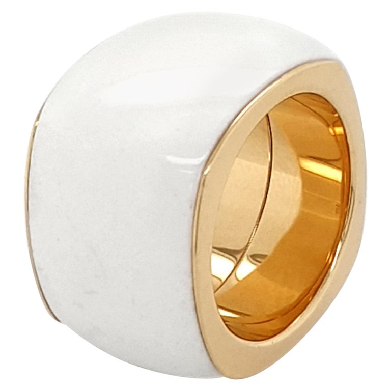 Natural White Agate Ring with 18 Carat Yellow Gold, Cushion For Sale at ...