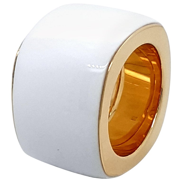 Natural White Agate Ring with 18 Carat Yellow Gold, Cushion at 1stDibs
