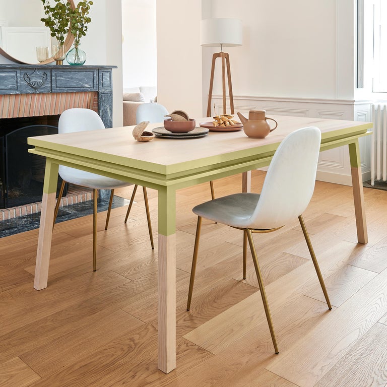 Yellow short pants finish for this extensible dining table in solid ...
