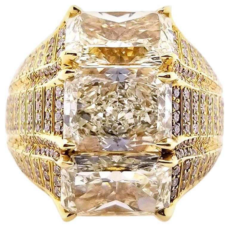Natural Yellow Radiant Cut Diamond Ring For Sale at 1stDibs