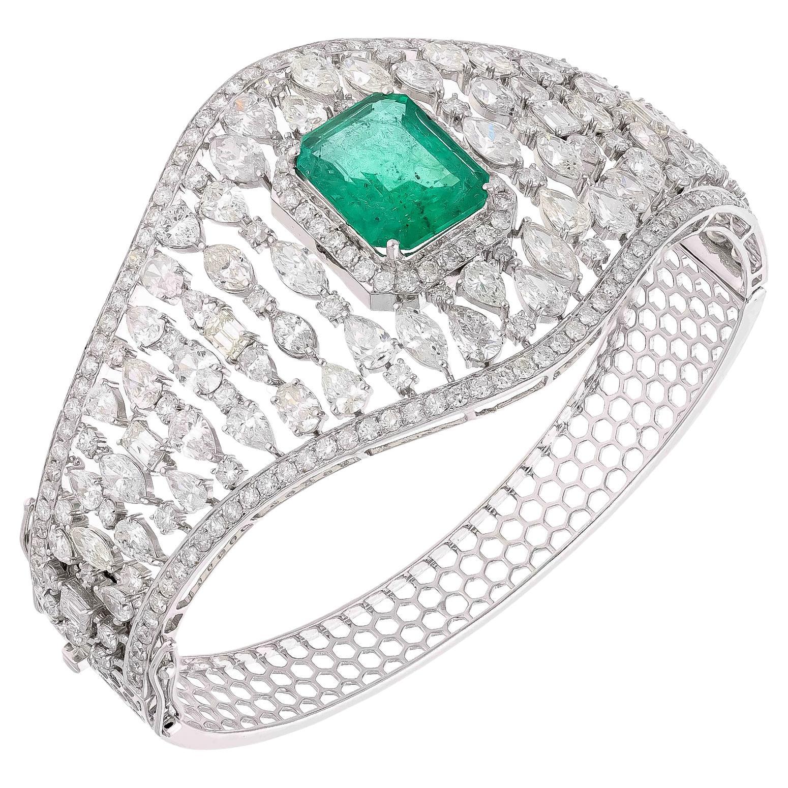 Natural Zambian emerald bracelet with diamond and 18k gold For Sale at ...