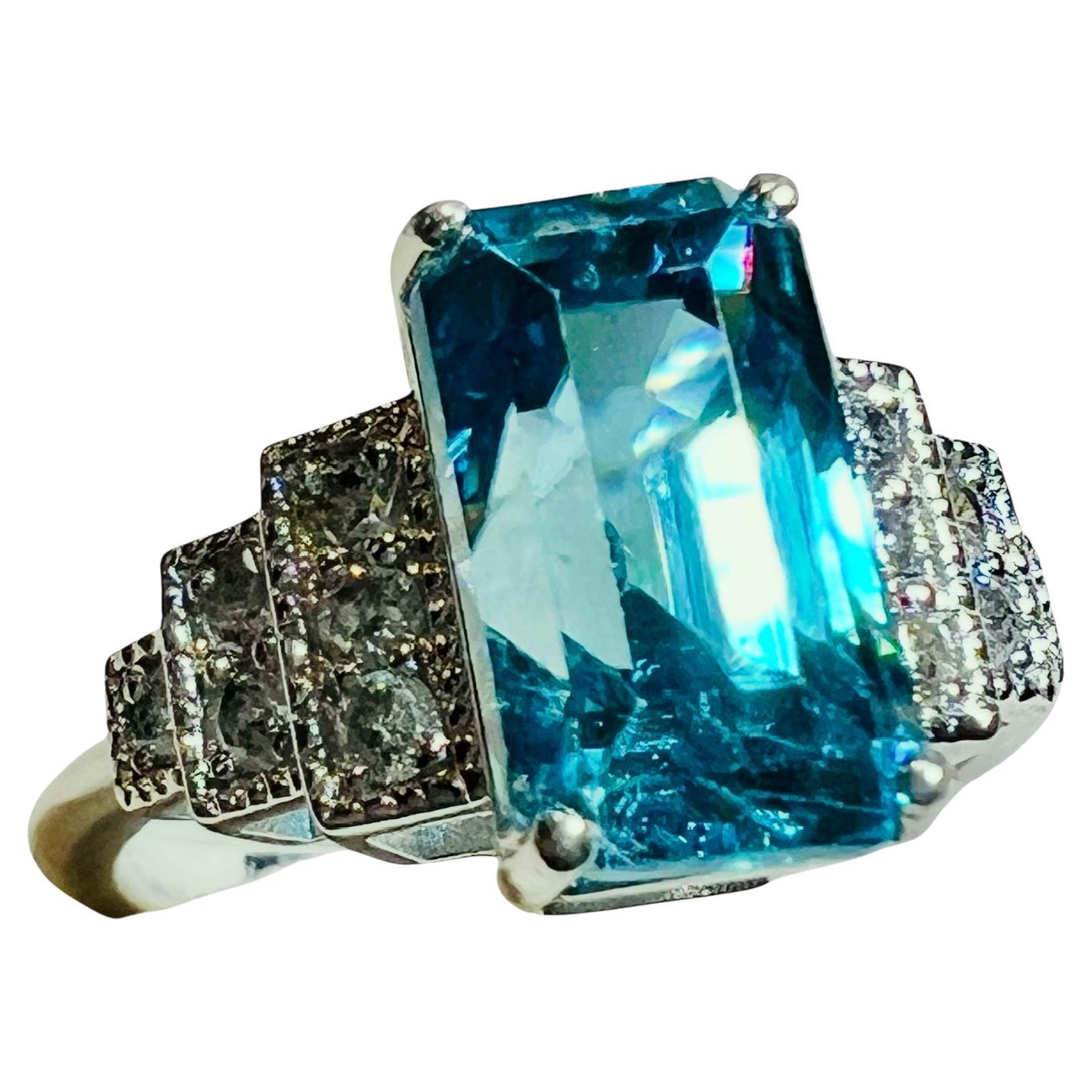 Natural Blue Zircon Ring, Diamonds, 18 Carat White Gold For Sale at 1stDibs