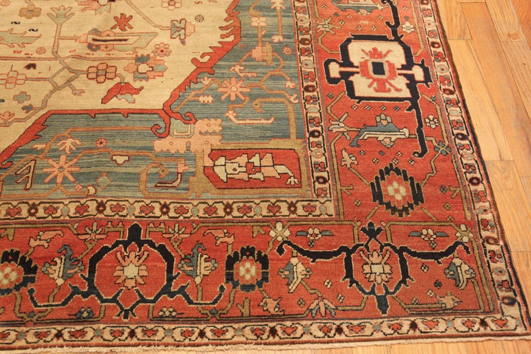 Antique Persian Serapi Rug. 9 ft 10 in x 12 ft 9 in For Sale at 1stDibs