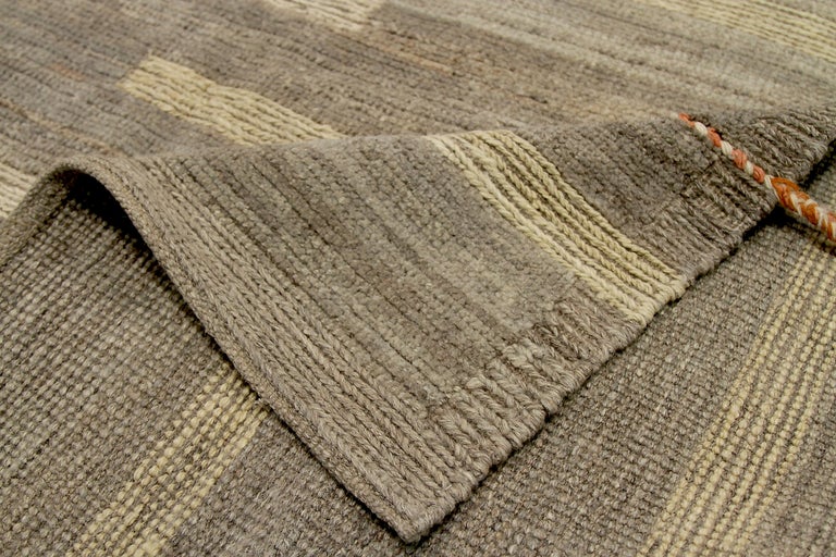 Nazmiyal Collection Geometric Modern Distressed Rug. 9 ft 10 in x 14 ft ...