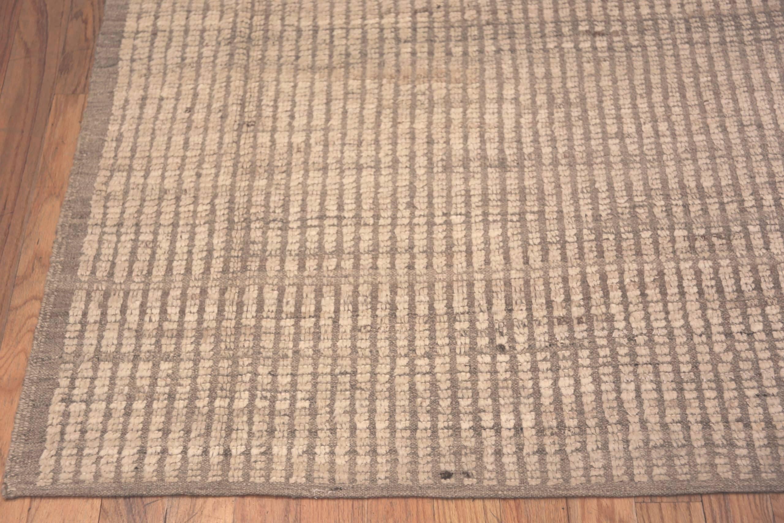 Nazmiyal Collection Modern Decorative Minimalist Rug. 7 ft 11 in x 10 ...