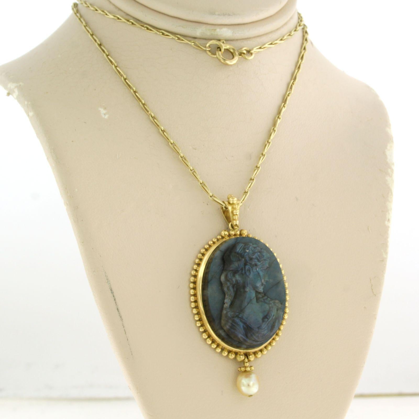 Neckalce and pendant set with pearl and agate 14k and 18k gold For Sale at 1stDibs