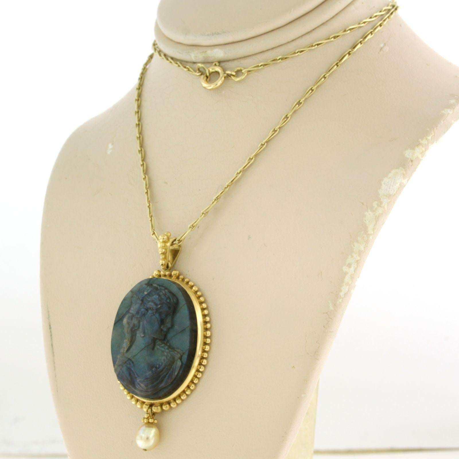 Neckalce and pendant set with pearl and agate 14k and 18k gold For Sale at 1stDibs