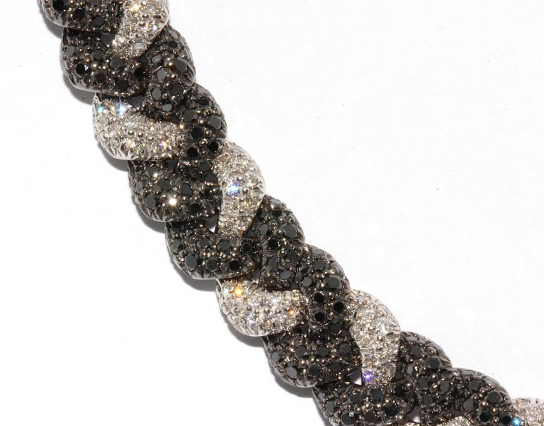 Necklace, Collier, 18 Karat White Gold, Set with White and Black ...
