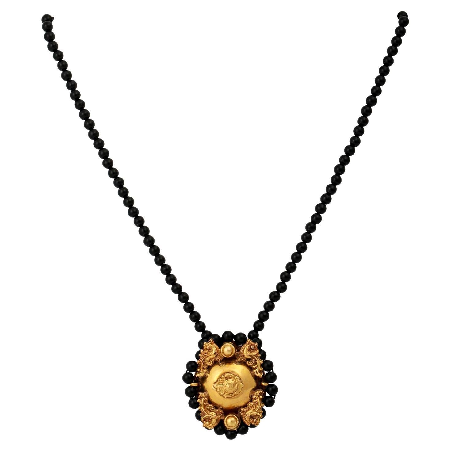 Pearl Necklace with a Diamond-Studded Middle Part For Sale at 1stDibs