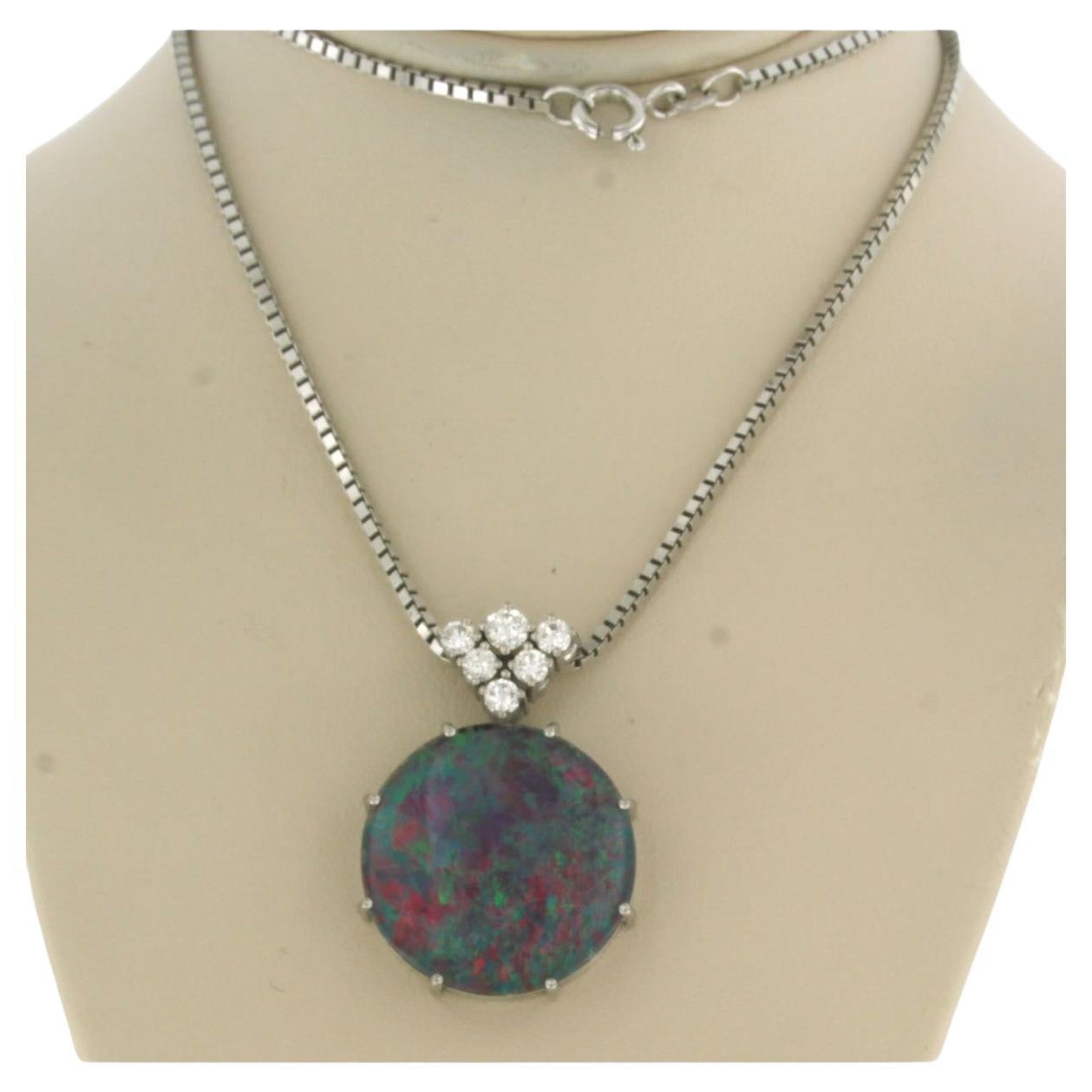 Fish Design 14k Gold Pendant with Opal and Diamond For Sale at 1stDibs