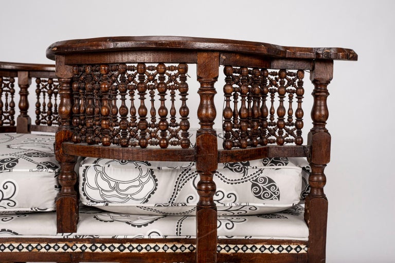 Neisha Crosland Queen Fruit Chintz Moroccan Tête-À-Tête For Sale at 1stDibs