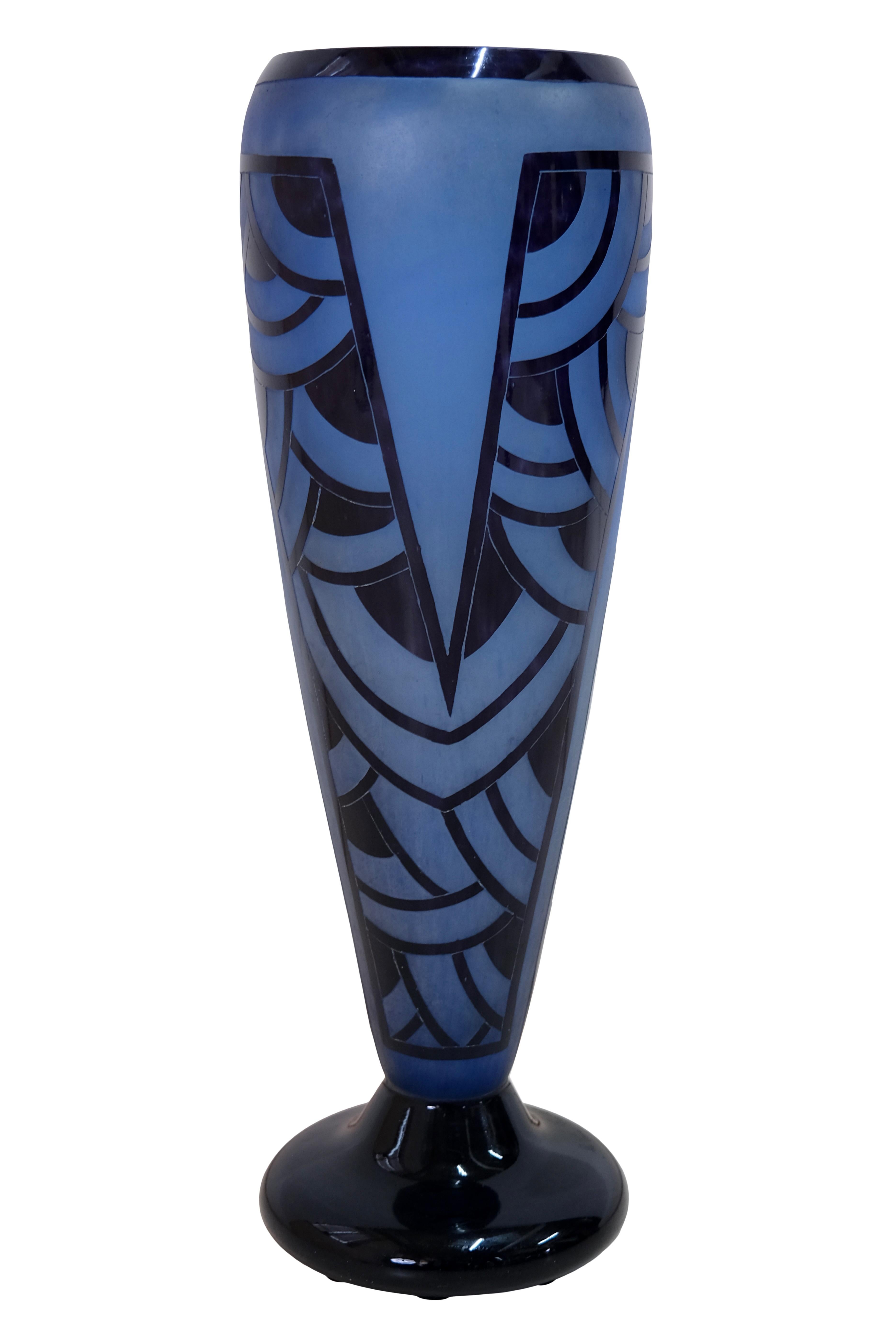 Nénuphars Big Blue Vase with Art Deco Pattern by Schneider for Le Verre ...