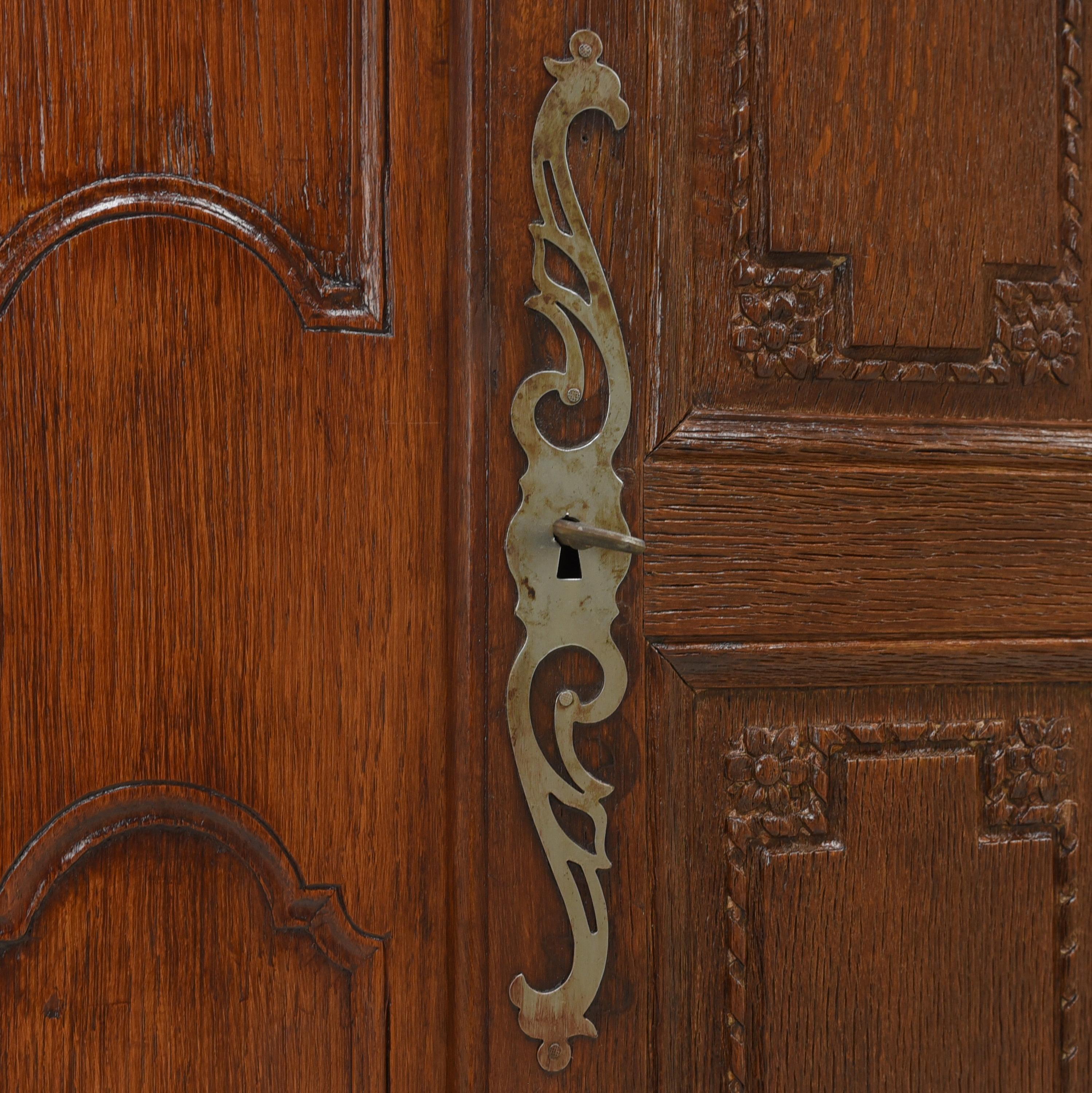 Neo-Baroque Vertiko Small Cabinet in Solid Oak, 1920 For Sale at 1stDibs
