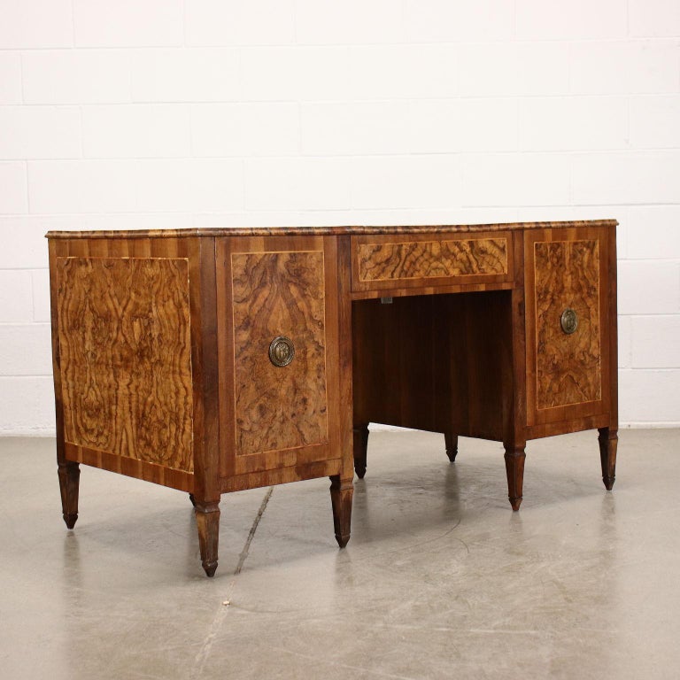 Neoclassical Desk Walnut Italy XVIII Century For Sale at 1stDibs
