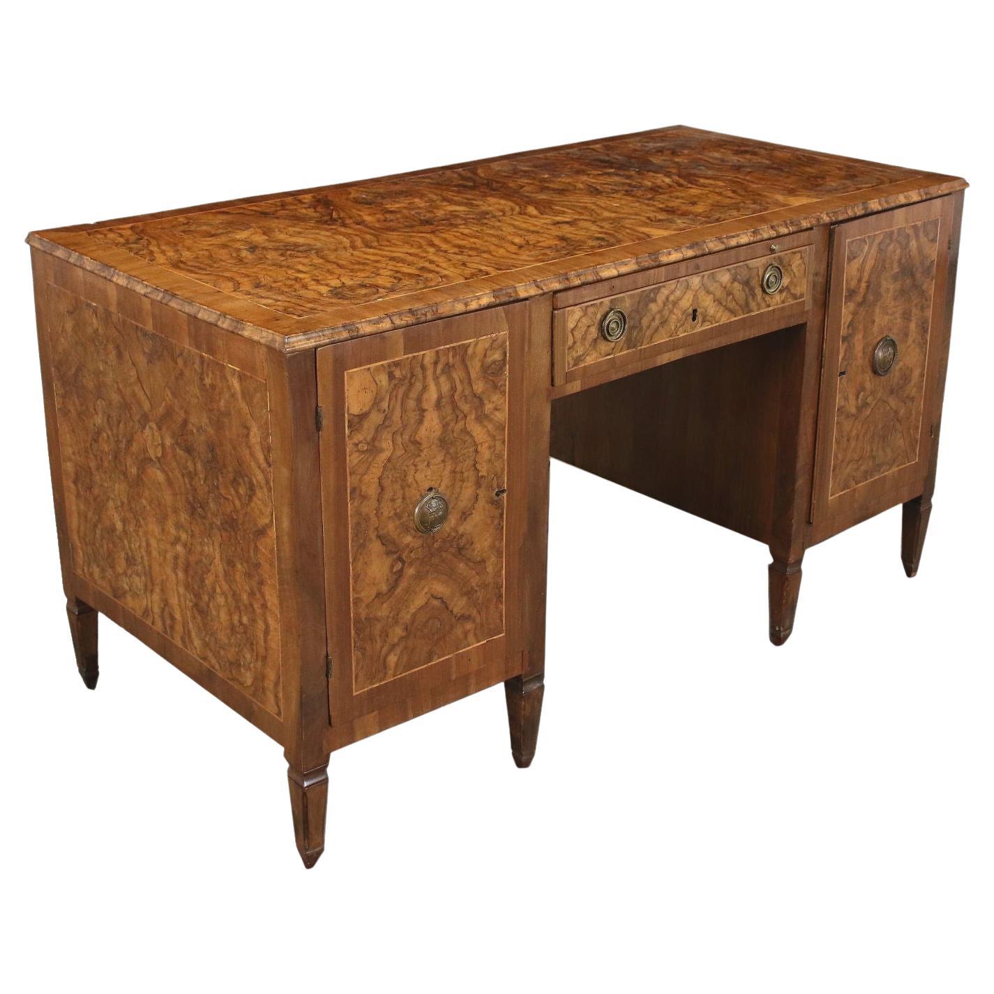 Neoclassical Desk Walnut Italy XVIII Century For Sale at 1stDibs