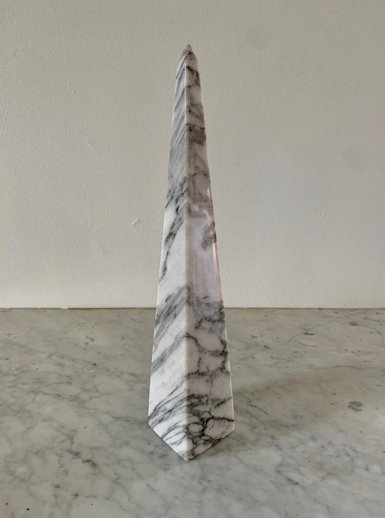 Neoclassical Solid Marble Gray and White Obelisk For Sale at 1stDibs