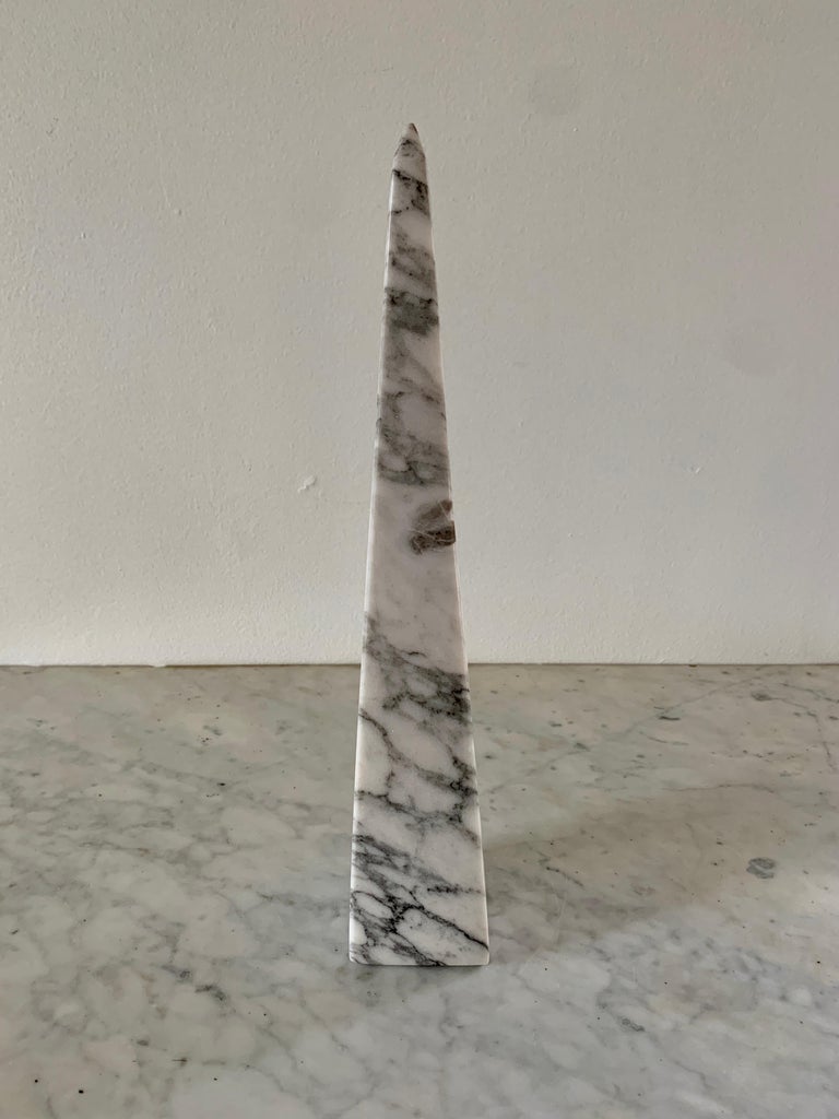 Neoclassical Solid Marble Gray and White Obelisk For Sale at 1stDibs