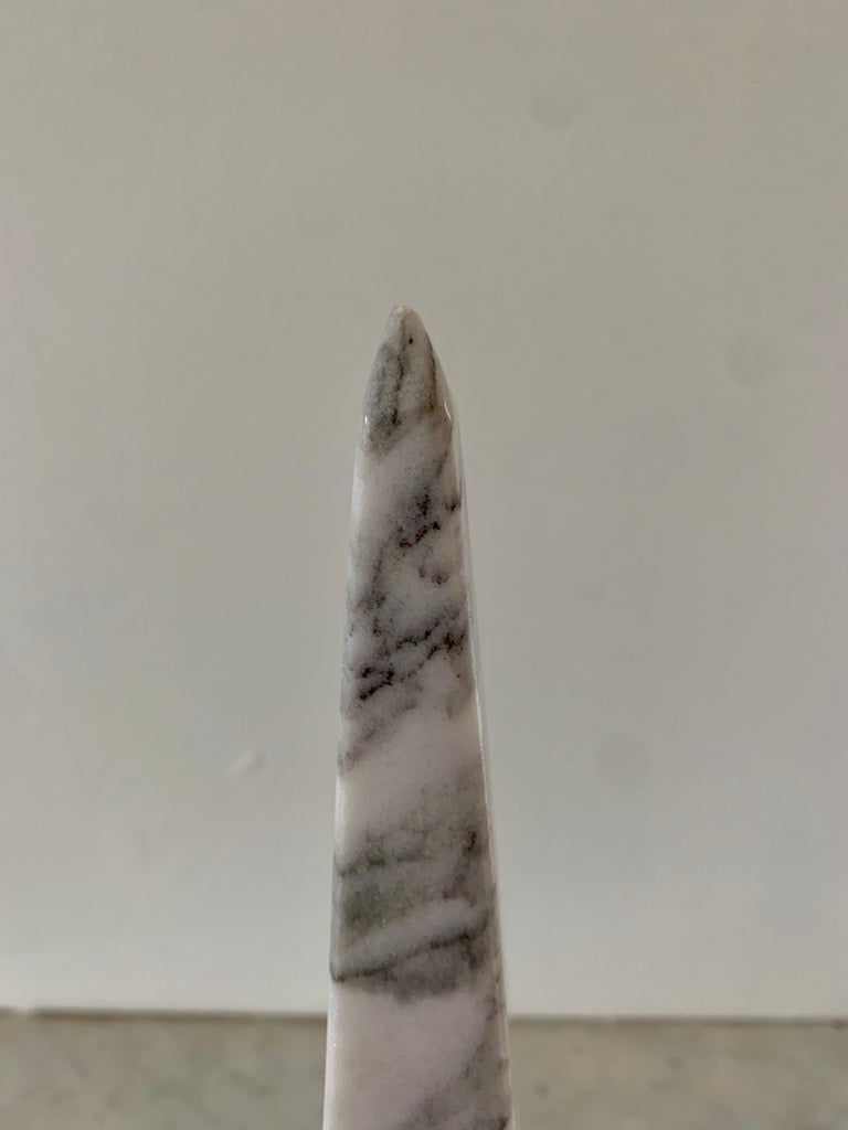 Neoclassical Solid Marble Gray and White Obelisk For Sale at 1stDibs