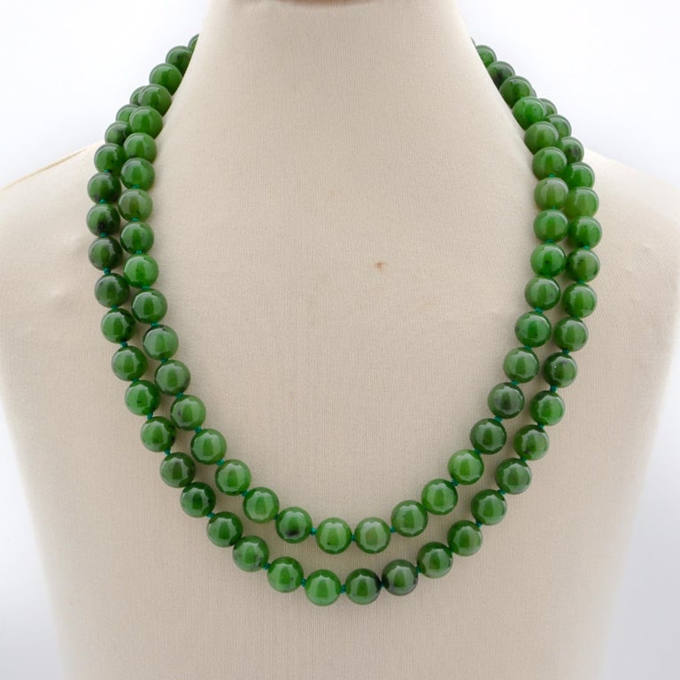 Art Deco Nephrite Jade Two-Strand Beaded Necklace For Sale at 1stDibs
