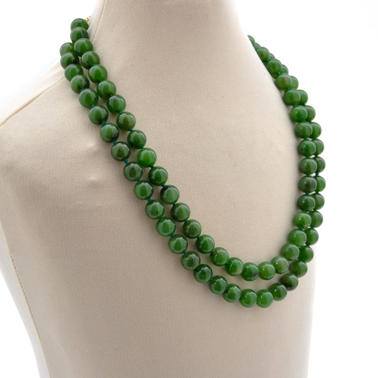 Art Deco Nephrite Jade Two-Strand Beaded Necklace For Sale at 1stDibs
