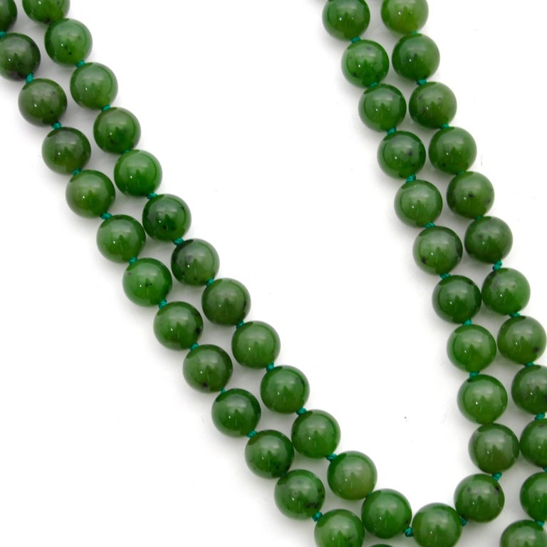 Art Deco Nephrite Jade Two-Strand Beaded Necklace For Sale at 1stDibs