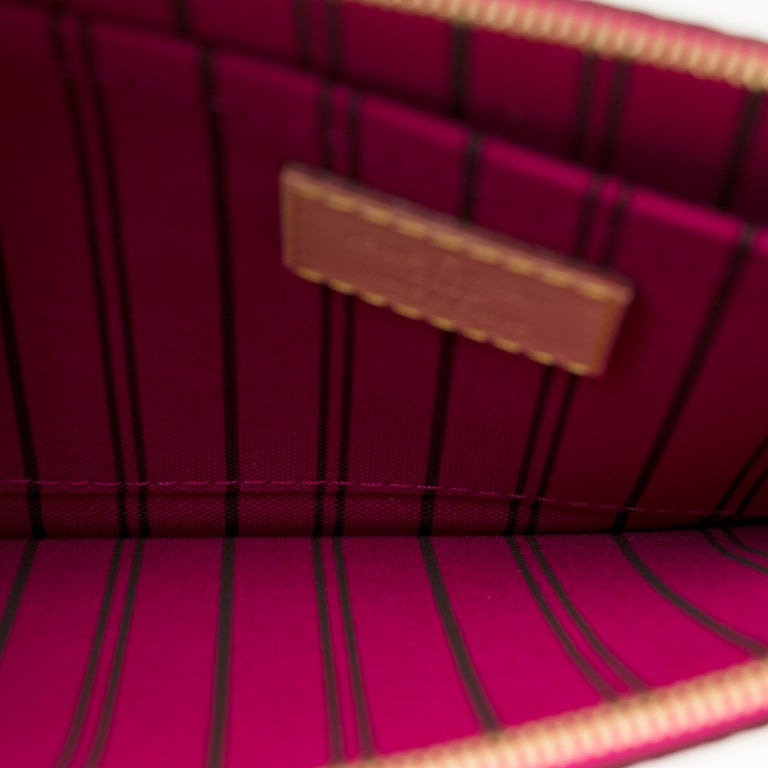 Neverfull MM handbag in Monogram canvas customized "In Love with ...