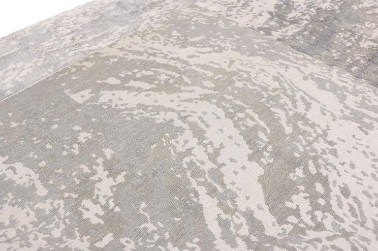 New Contemporary Gray Area Rug with Grunge Art Style For Sale at 1stDibs