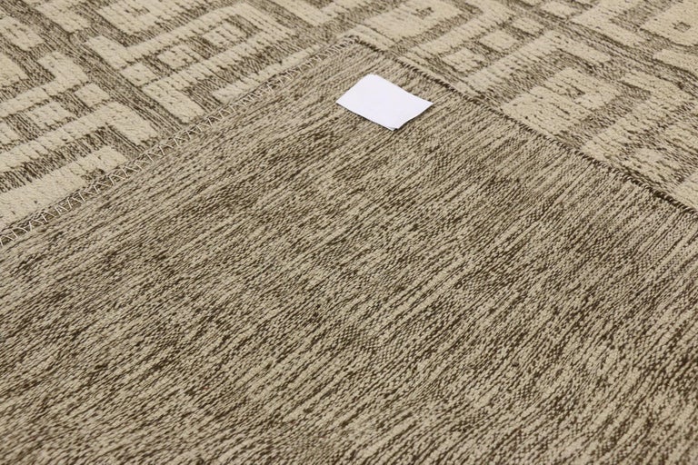 New Contemporary High-Low Geometric Area Rug with Modern Style For Sale ...