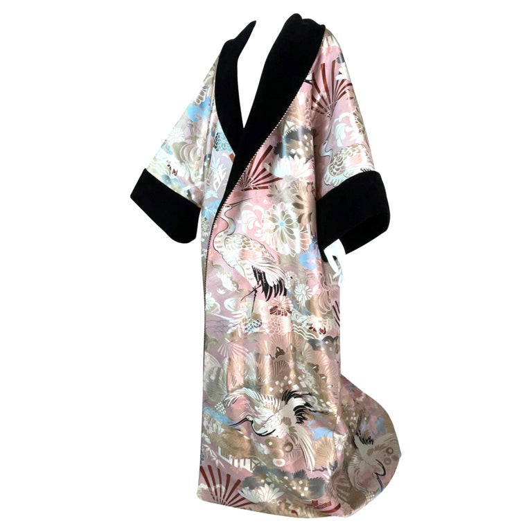 New Cruise 2019 Gucci Runway Embroidered Pastel Pink Extra Long Kimono ...