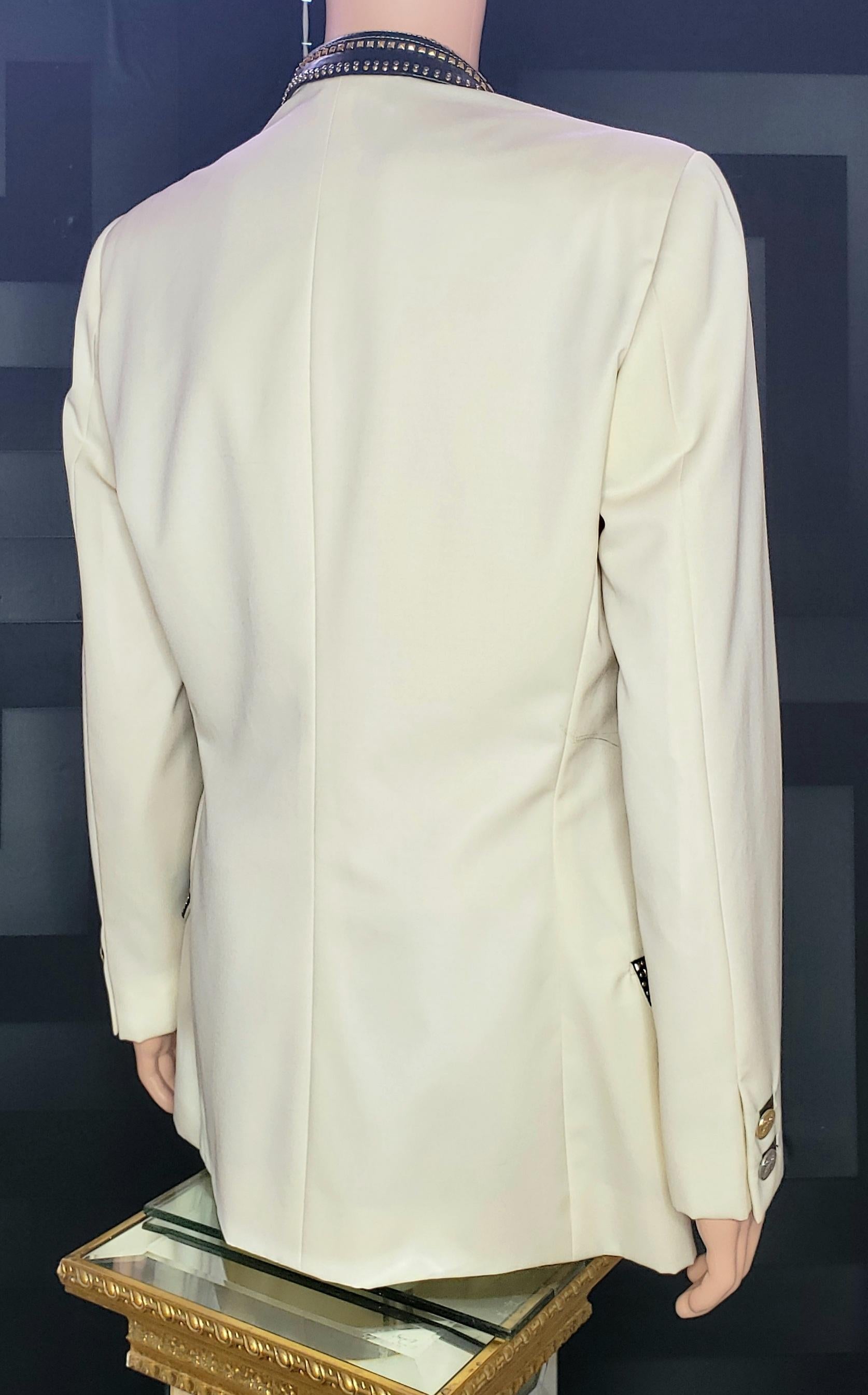 New GIANNI VERSACE BEIGE EMBELLISED WOOL BLAZER JACKET For Sale at 1stDibs