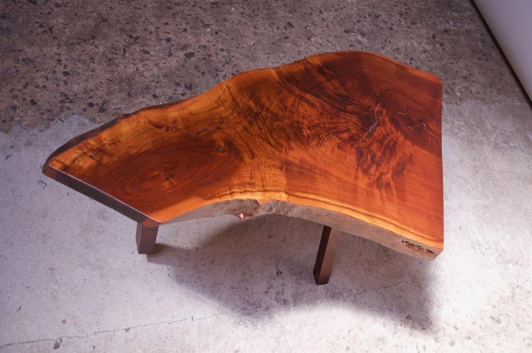 New Hope-Style Studio Craft Walnut Live Edge Side Table For Sale at 1stDibs