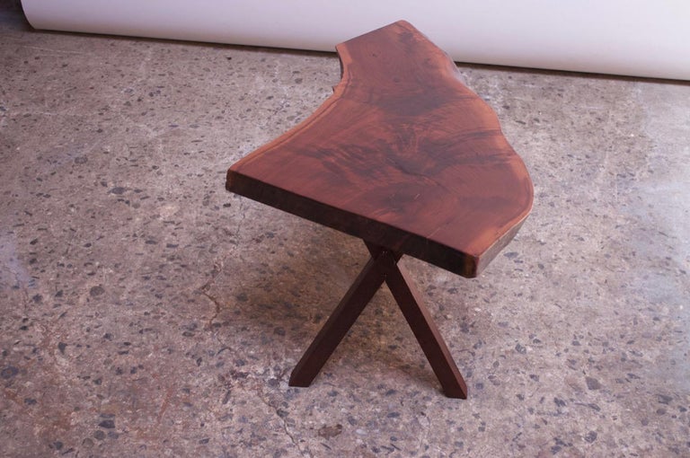 New Hope-Style Studio Craft Walnut Live Edge Side Table For Sale at 1stDibs
