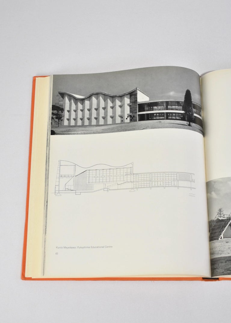 Neue japanische Architektur im Angebot bei 1stDibs