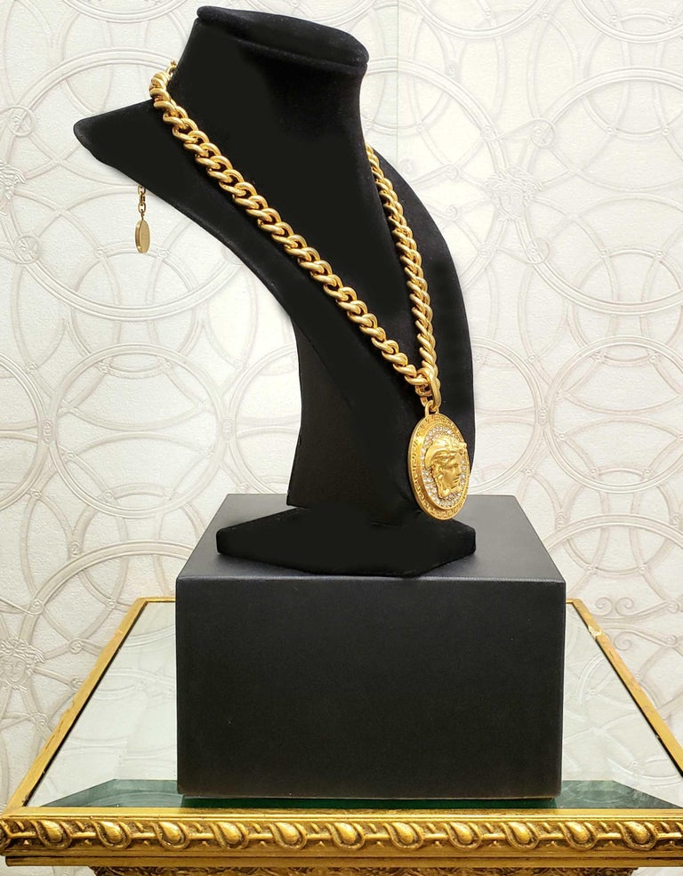 New VERSACE 24K Gold plated crystal embellished chain necklace For Sale ...
