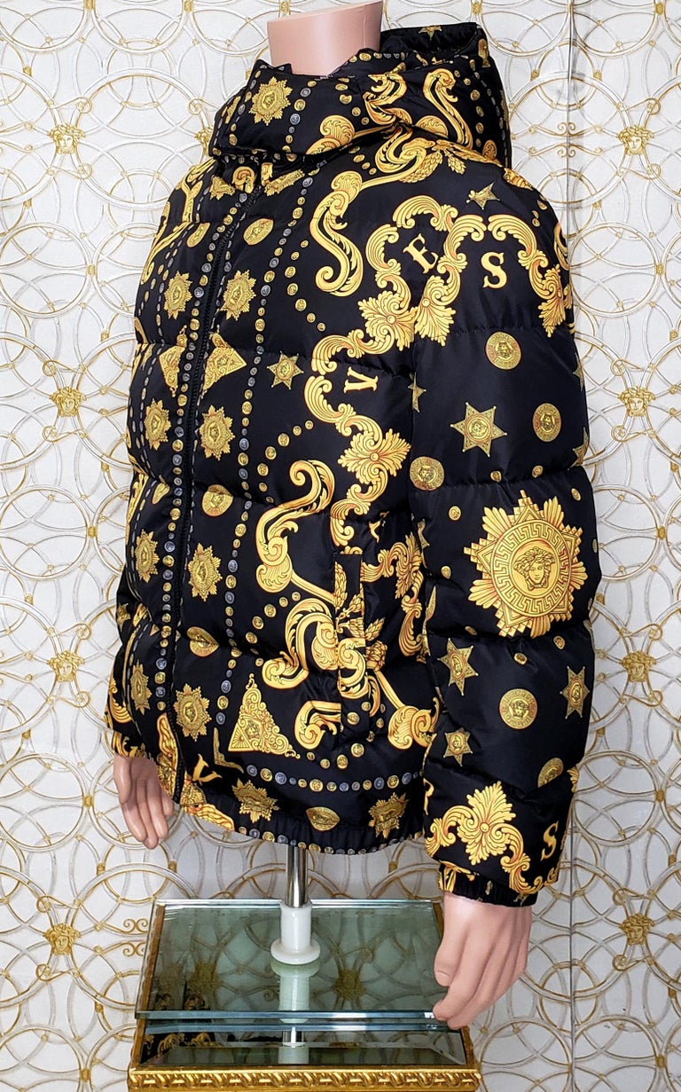 New VERSACE BLACK BAROQUE PRINT GOOSE DOWN PUFFER JACKET 50 - 40 (L) at ...