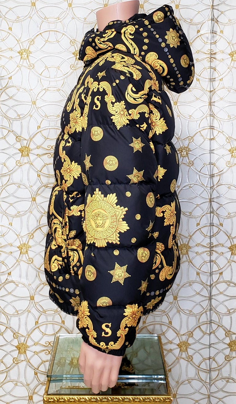 New VERSACE BLACK BAROQUE PRINT GOOSE DOWN PUFFER JACKET 50 - 40 (L ...