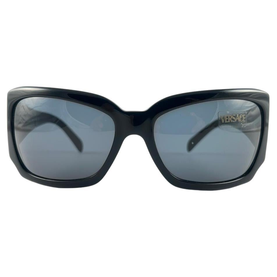 Vintage Gianni Versace Mod X10 Oval Small Sunglasses 1990's Made in ...