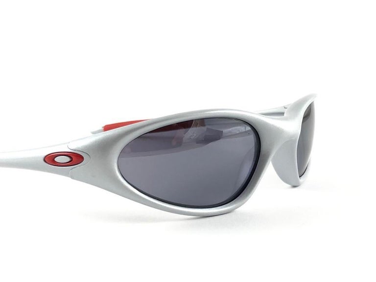 New Vintage Limited Edition Sports Oakley Ducati Minute Red 2005 ...
