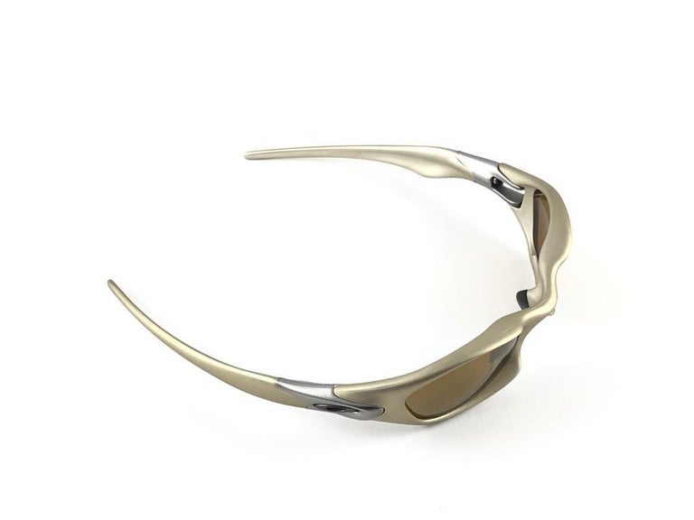 New Vintage Oakley Valve Gold Lenses 2003 Sunglasses For Sale at 1stDibs