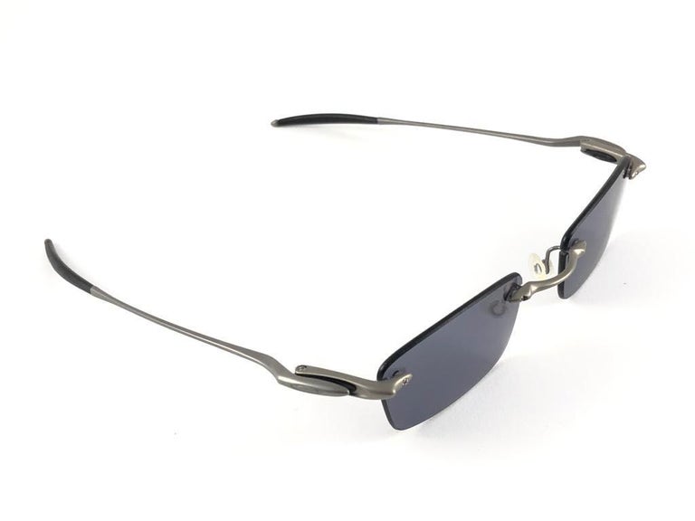 New Vintage Oakley WHY3 Titanium Grey 2001 Sunglasses For Sale at 1stDibs