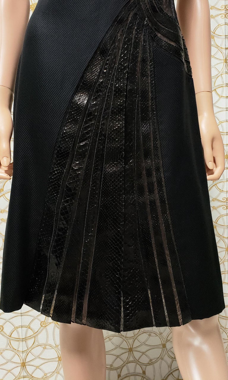 Rare VINTAGE VERSACE BLACK DRESS 42 - 8 For Sale at 1stDibs
