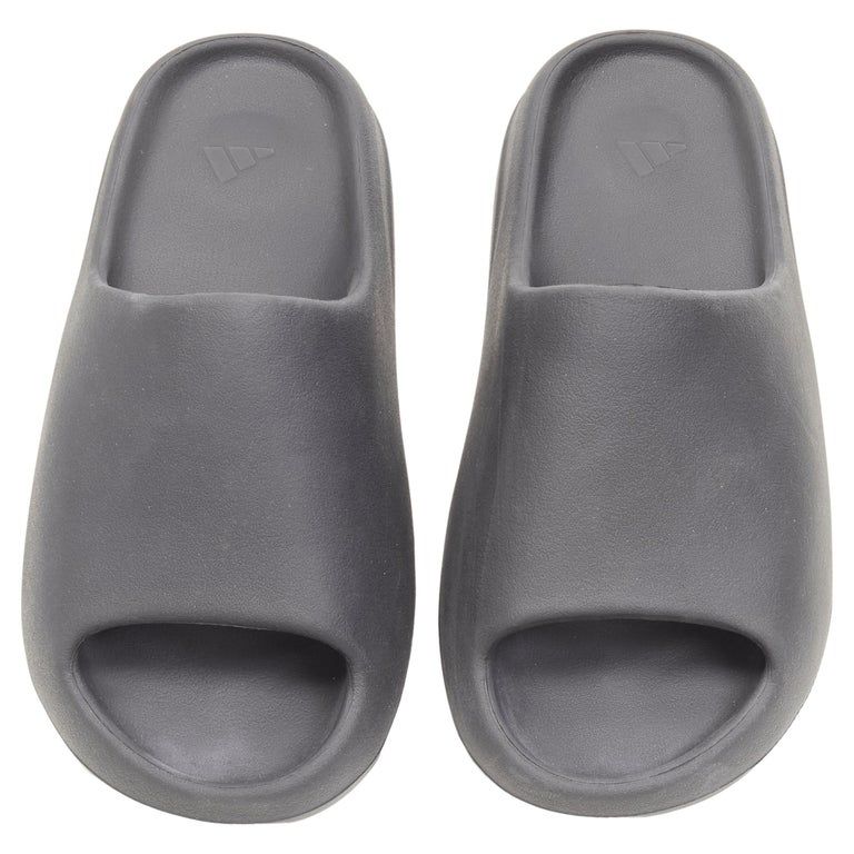 new YEEZY YZY SLIDE HQ6448 onyx dark grey moulded summer slides US10 ...