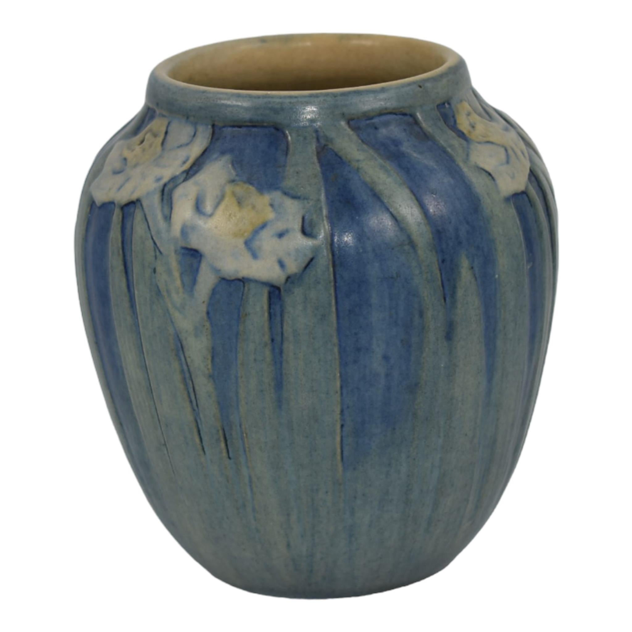 Newcomb College 1918 Vintage Arts and Crafts Pottery Daffodil Blue Vase ...