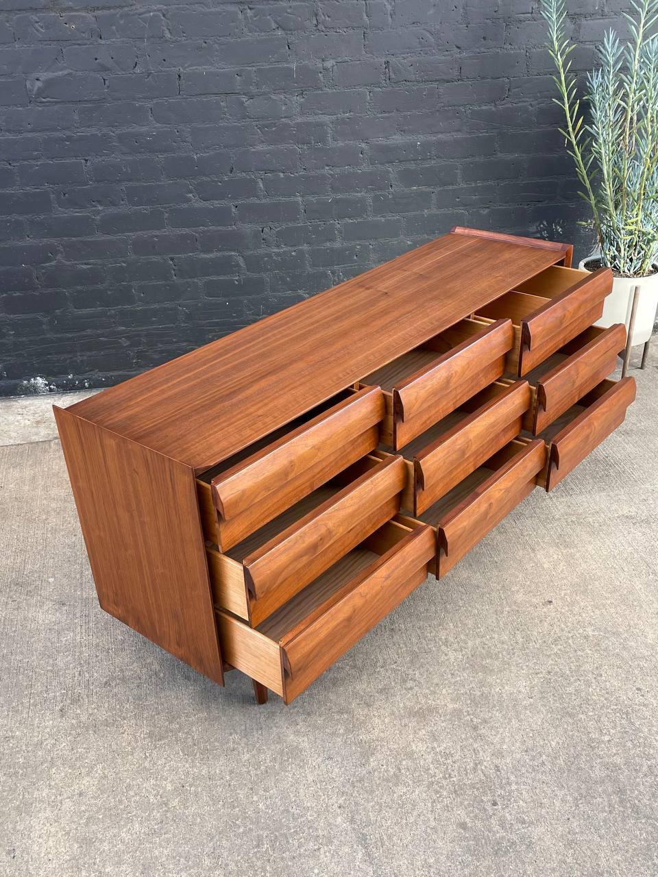 Newly Refinished - Mid-Century Modern 9-Drawer “1st Edition” Dresser ...