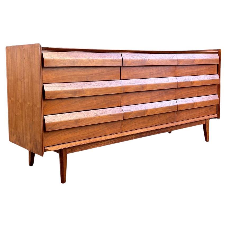 Newly Refinished - Mid-Century Modern 9-Drawer “1st Edition” Dresser ...